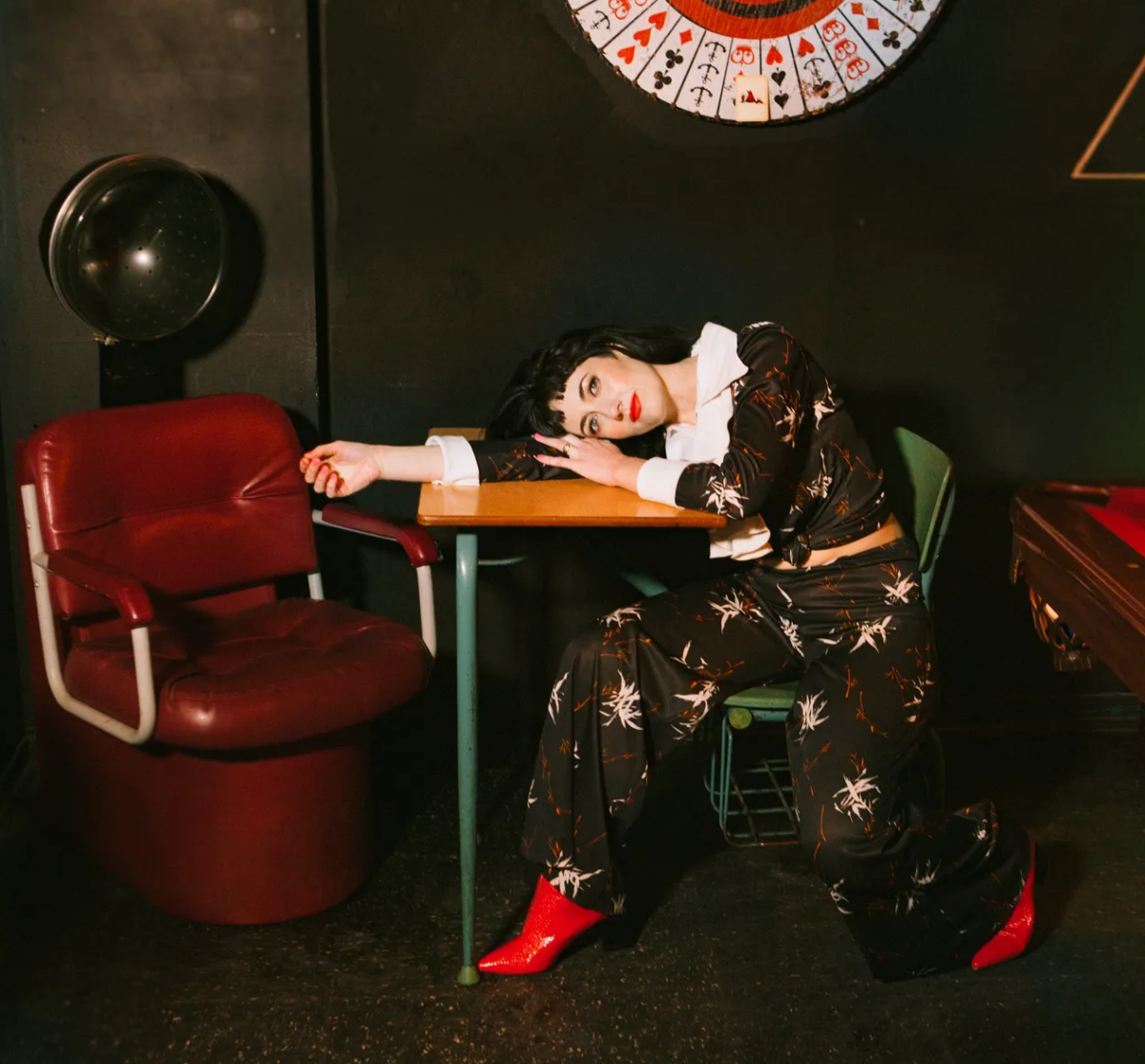 ZINNIA delivers solo show in hometown of Helena - Lively Times